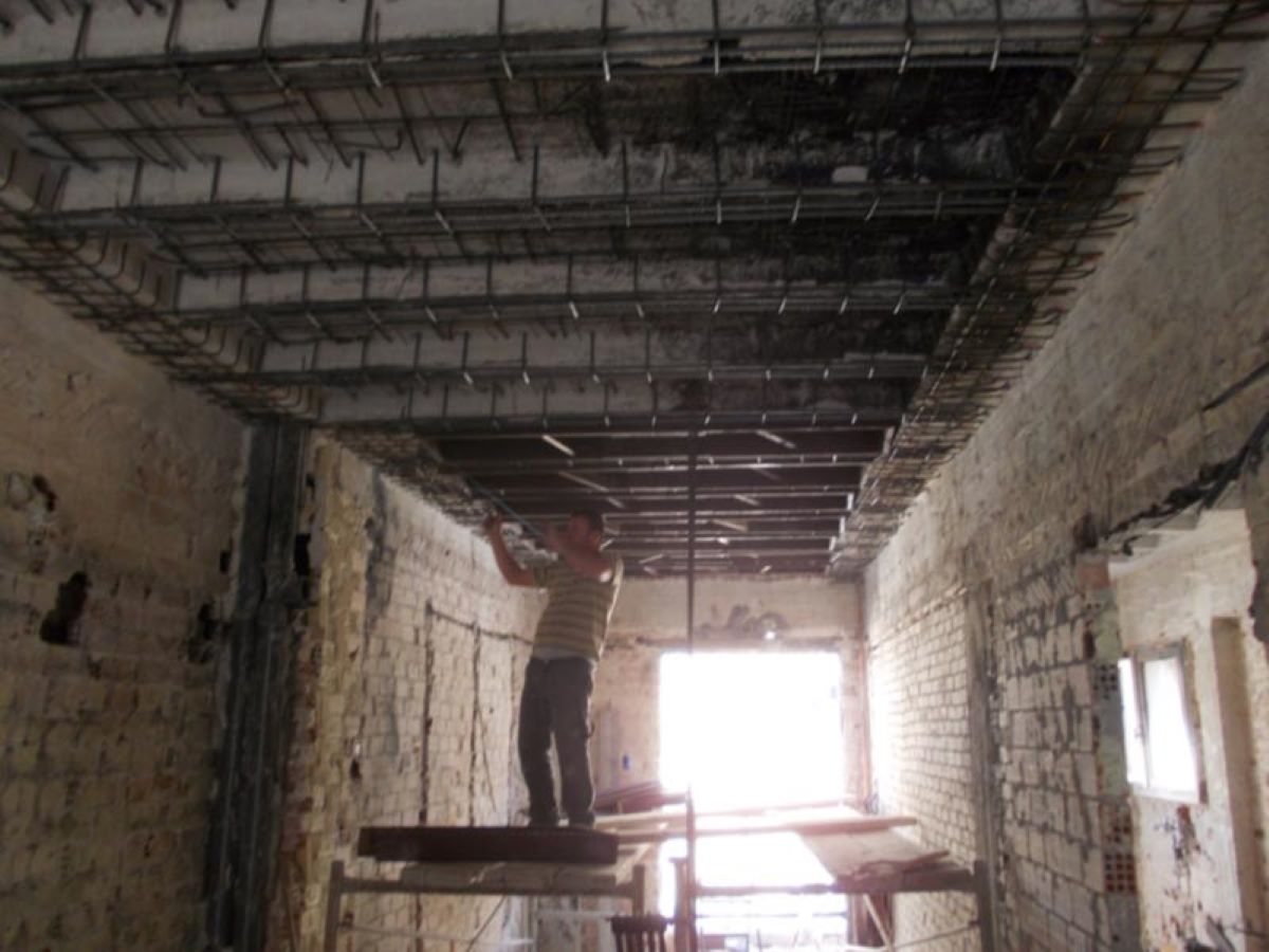 Strengthening of a Zoellner Slab in a R/C Building in Athens - Alfakat ...